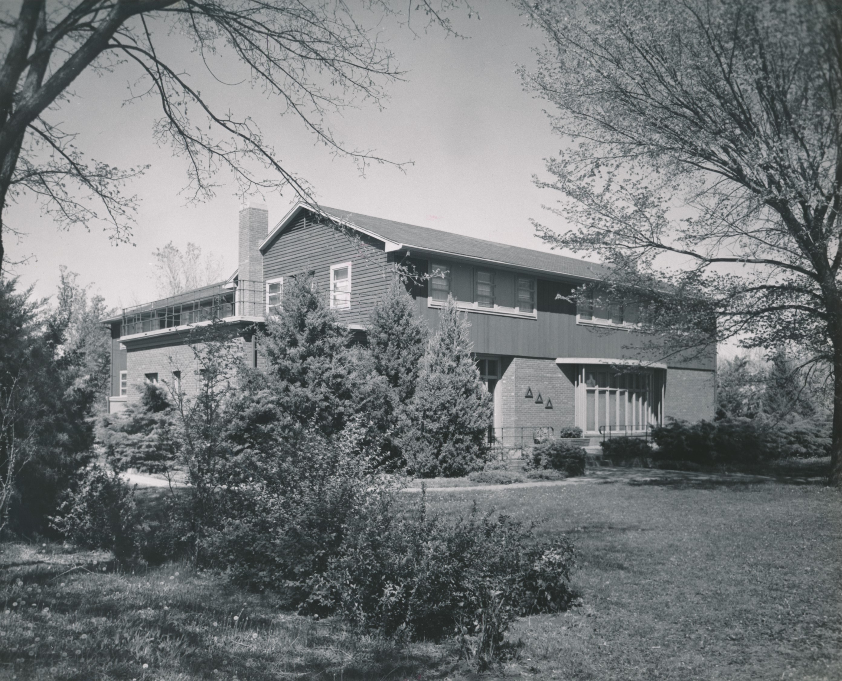 Theta Omega Chapter House - Tri Delta